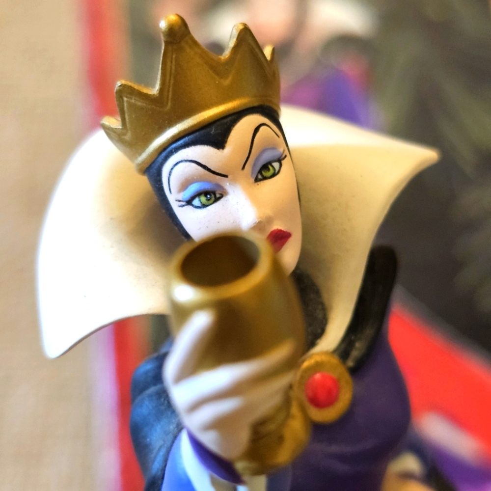 Disney Snow White Jealous Queen Villian Christmas Orn… - Gem